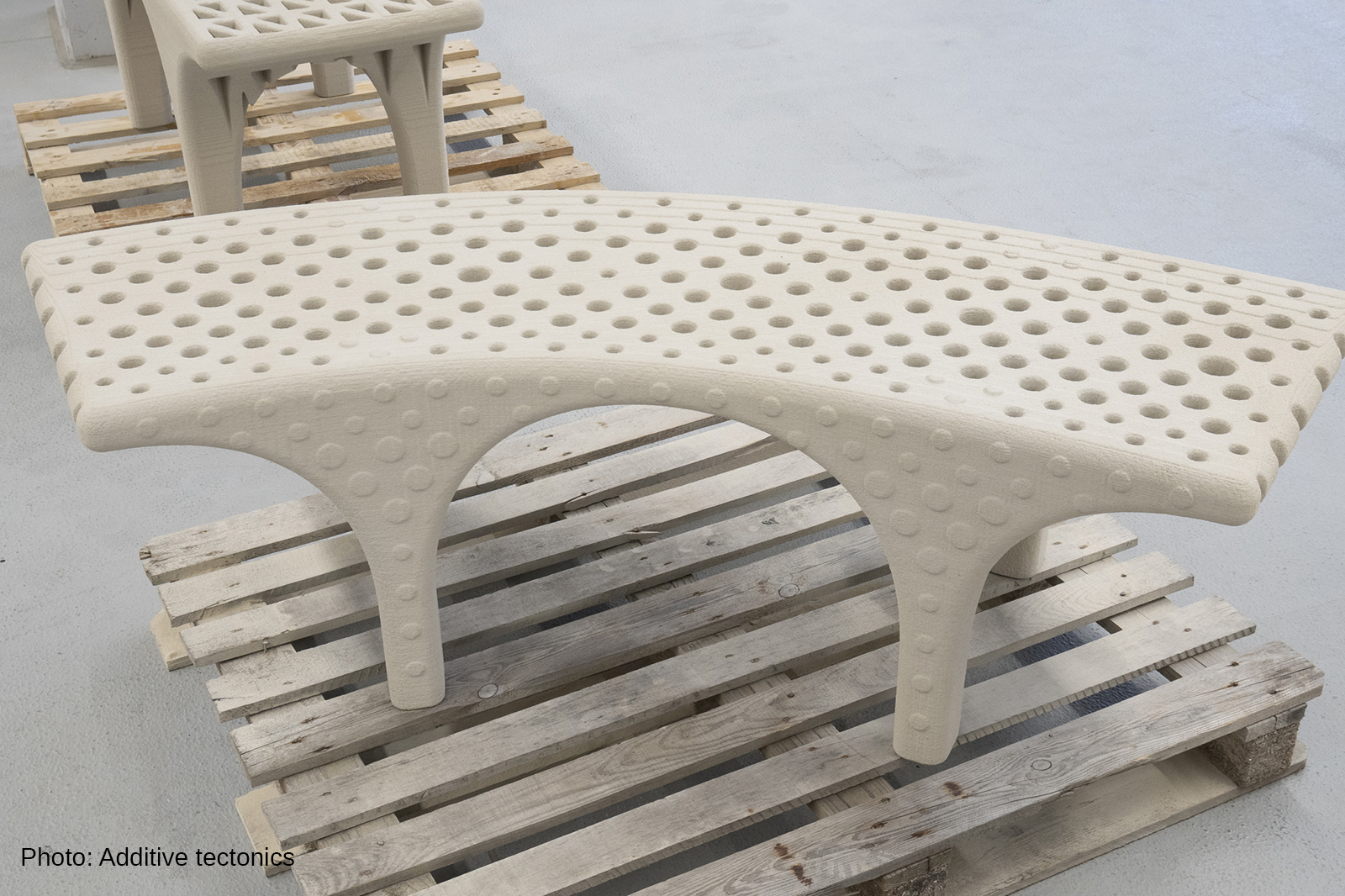 3D-printed concrete bench – Anna Hougaard