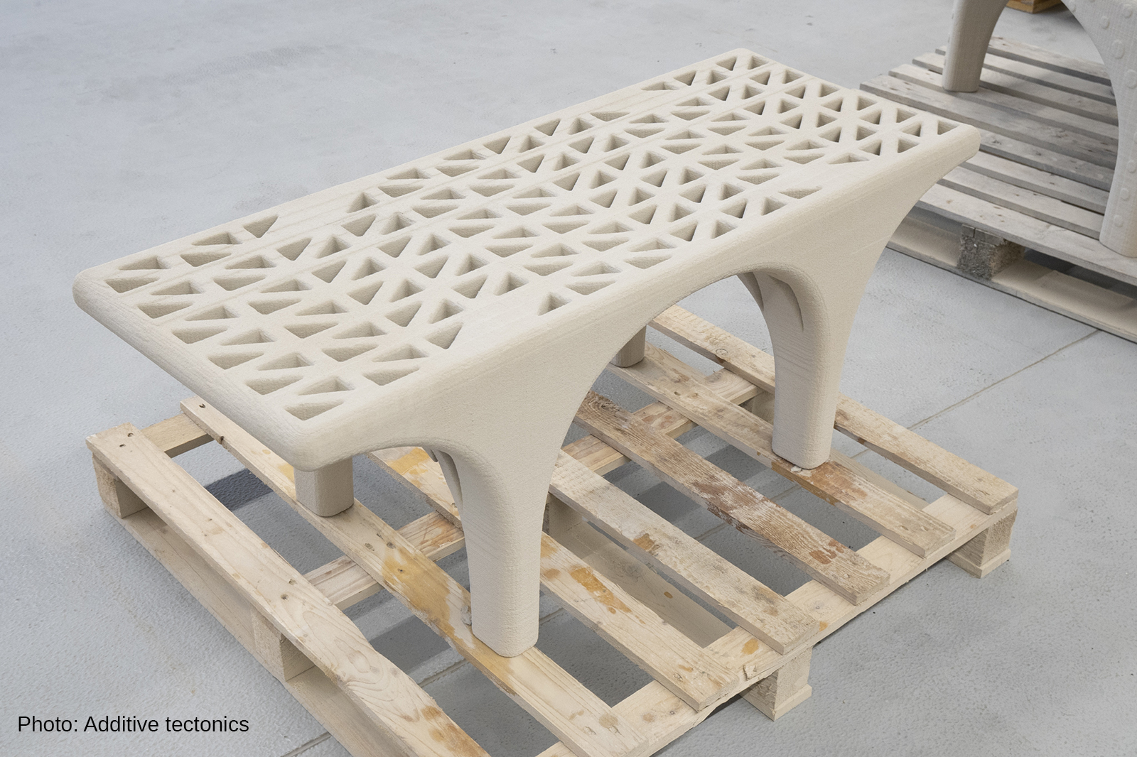 3D-printed concrete bench – Anna Hougaard