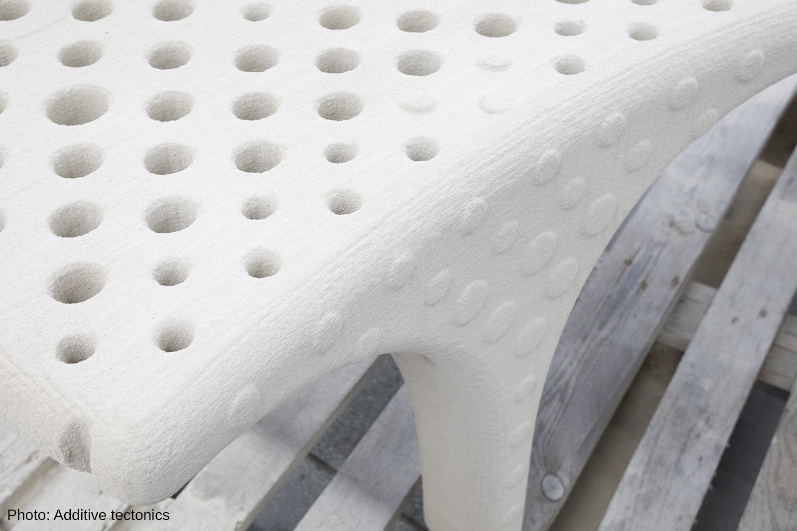 3D-printed concrete bench – Anna Hougaard